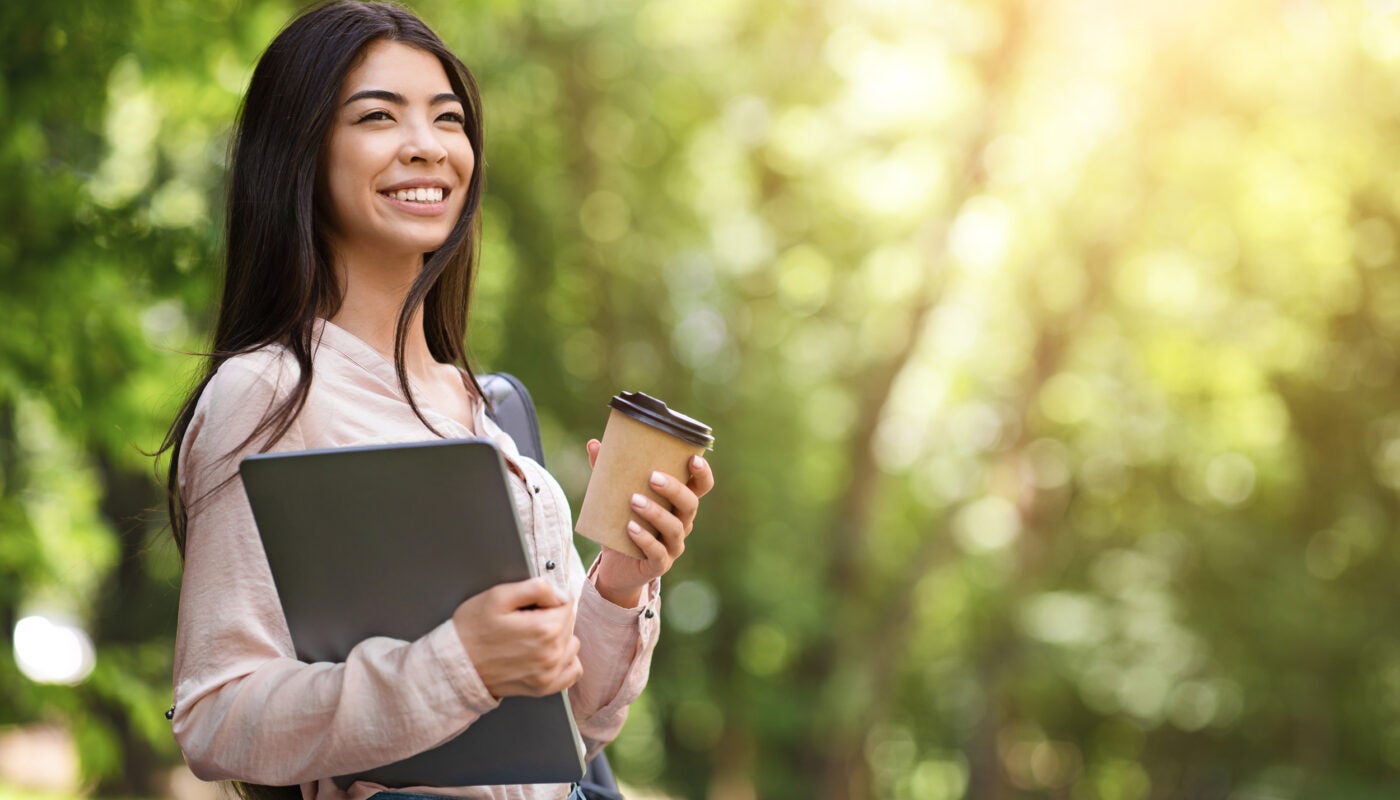 How to Get Student Loans to Pay for College Summer Classes